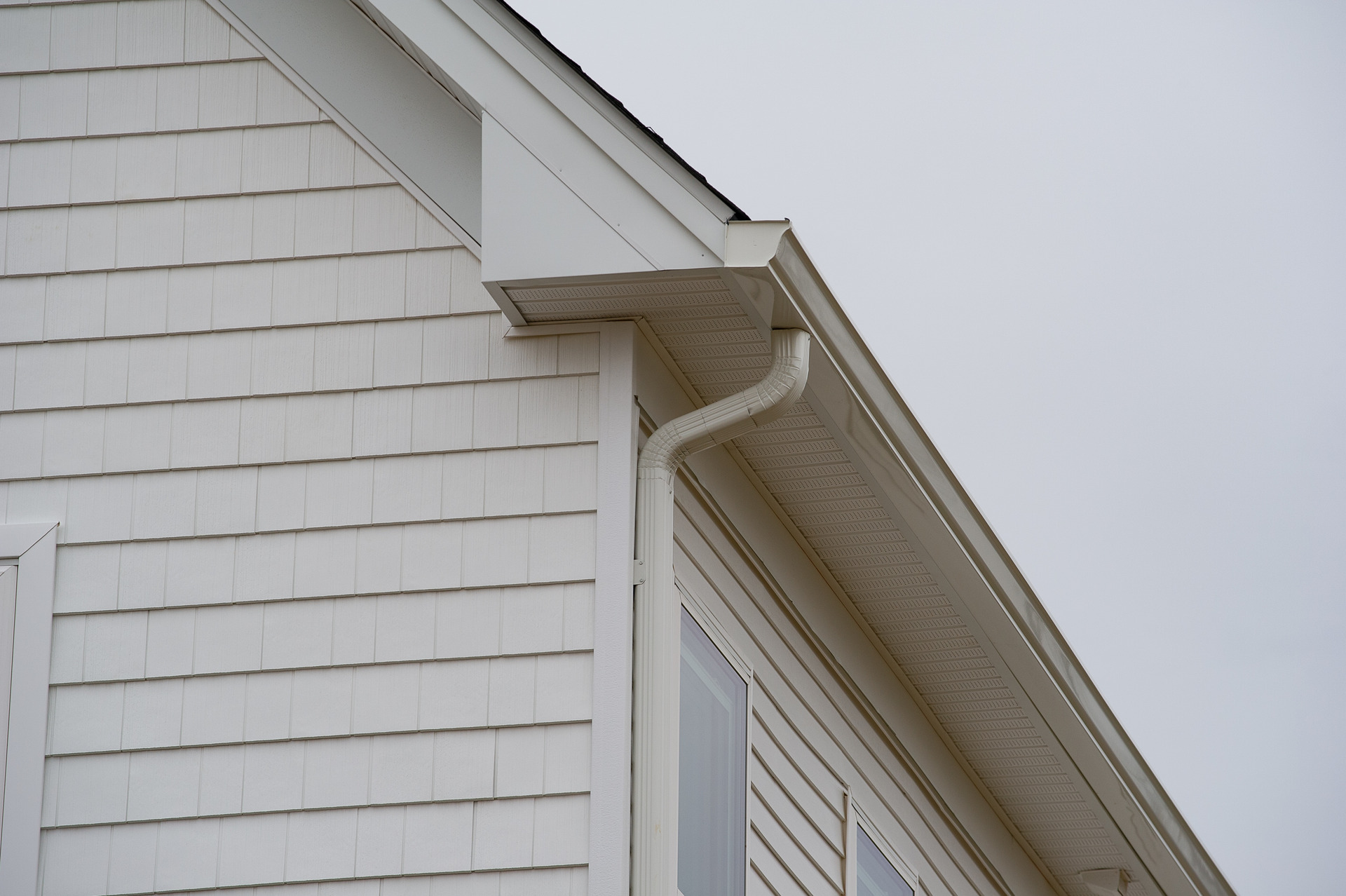 Seamless Gutter Installation | Altoona, PA Solarshield